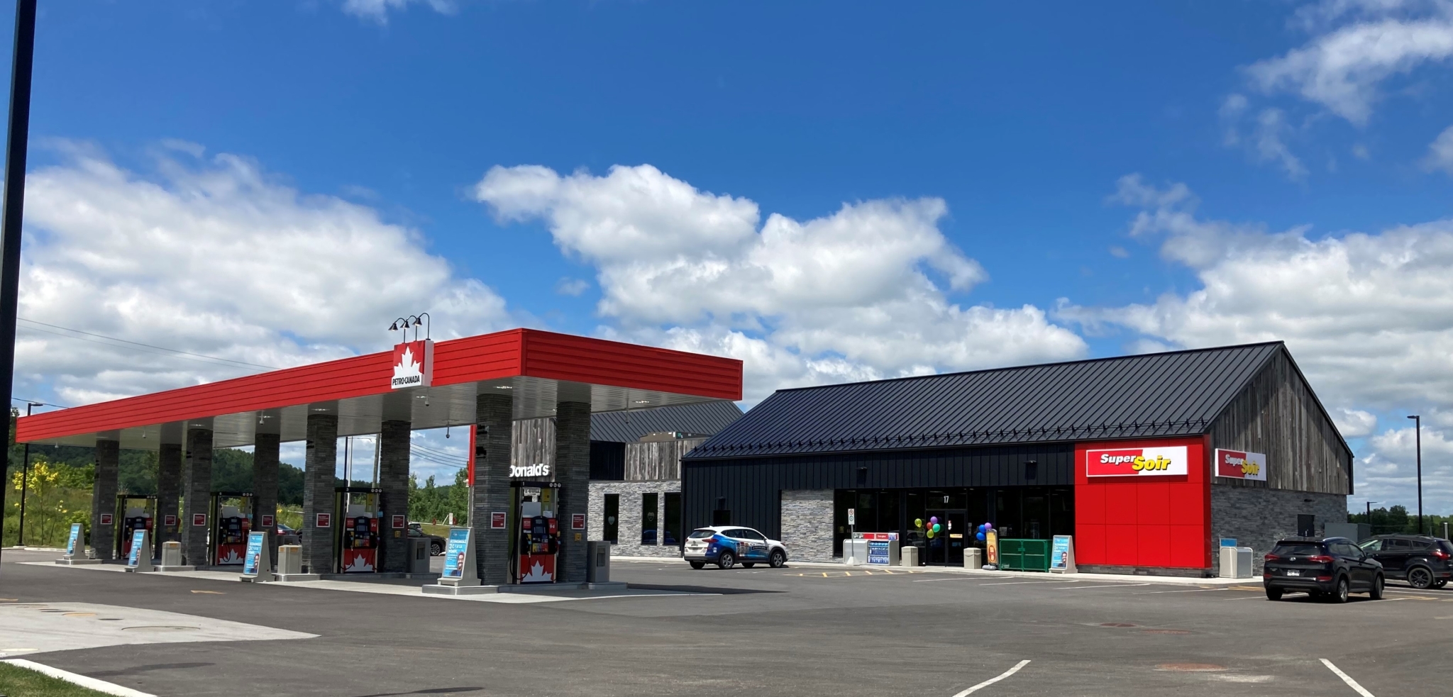 GROUPE FILGO-SONIC OUVRE UN PETRO-CANADA - SUPER SOIR À CHELSEA ...